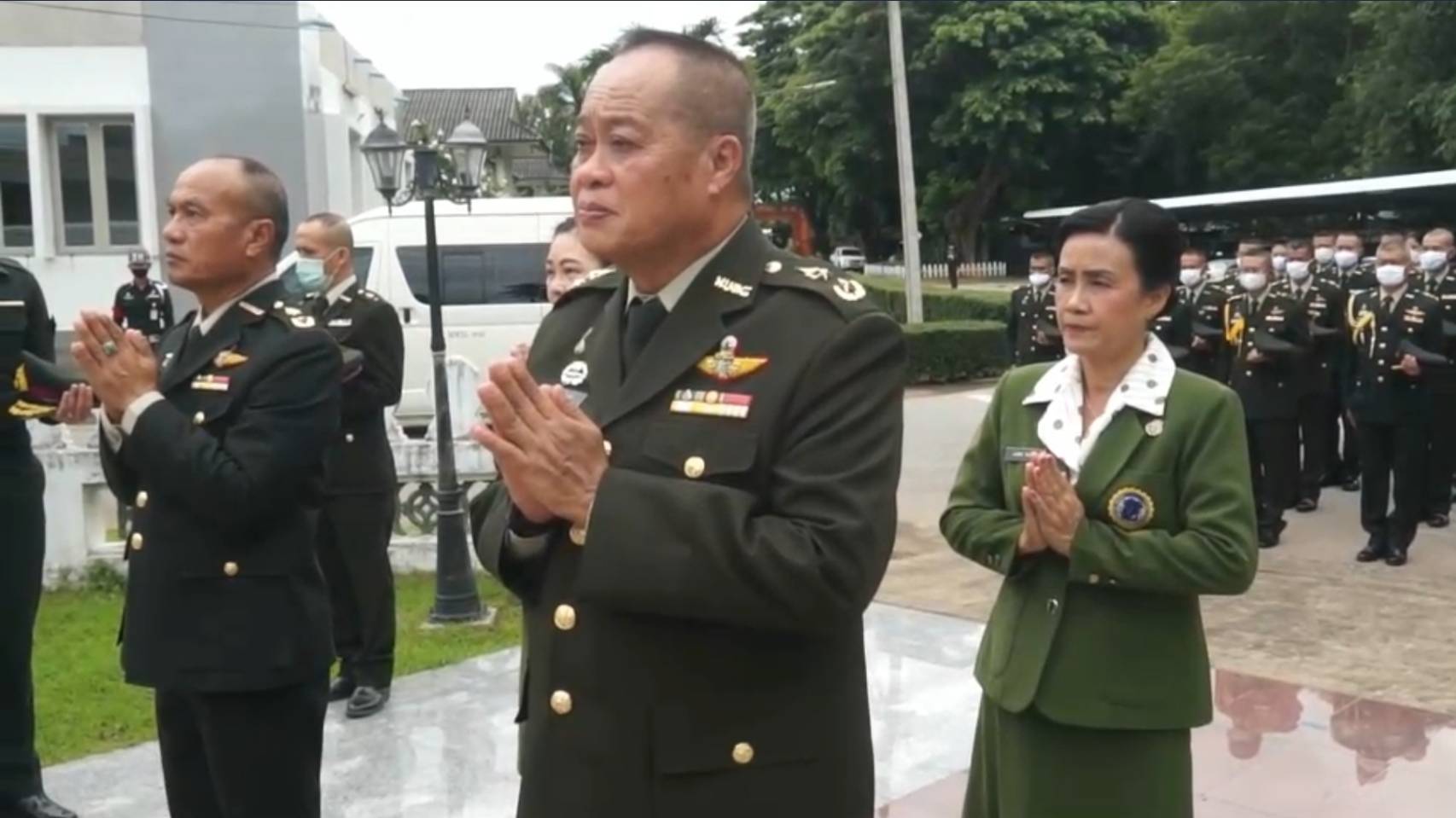 (มีคลิป) มณฑลทหารบกที่ 38 จังหวัดน่าน จัดพิธีรับส่งหน้าที่ผู้บัญชาการ ...