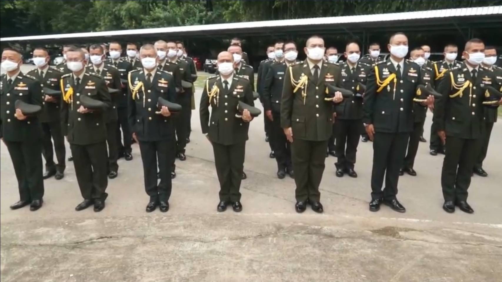 (มีคลิป) มณฑลทหารบกที่ 38 จังหวัดน่าน จัดพิธีรับส่งหน้าที่ผู้บัญชาการ ...