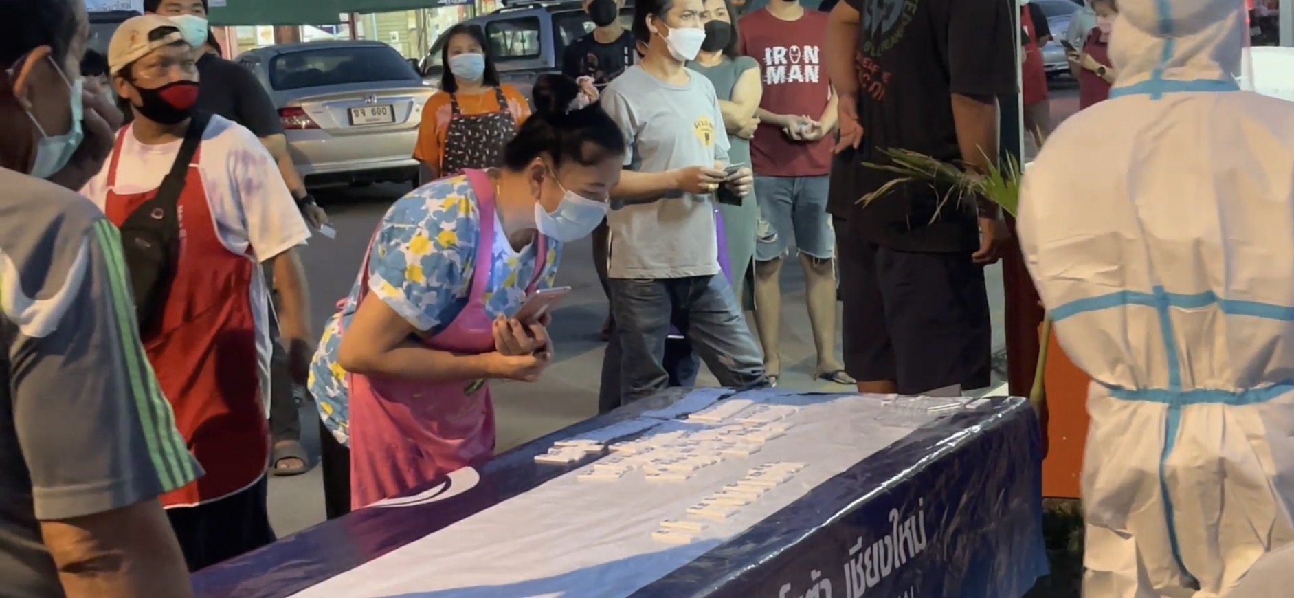 (มีคลิป) เฝ้าระวังตลาดสารภี (กาดยางเนิ้ง) พบแม่ค้าติดเชื้อโควิด-19 ไม่ ...