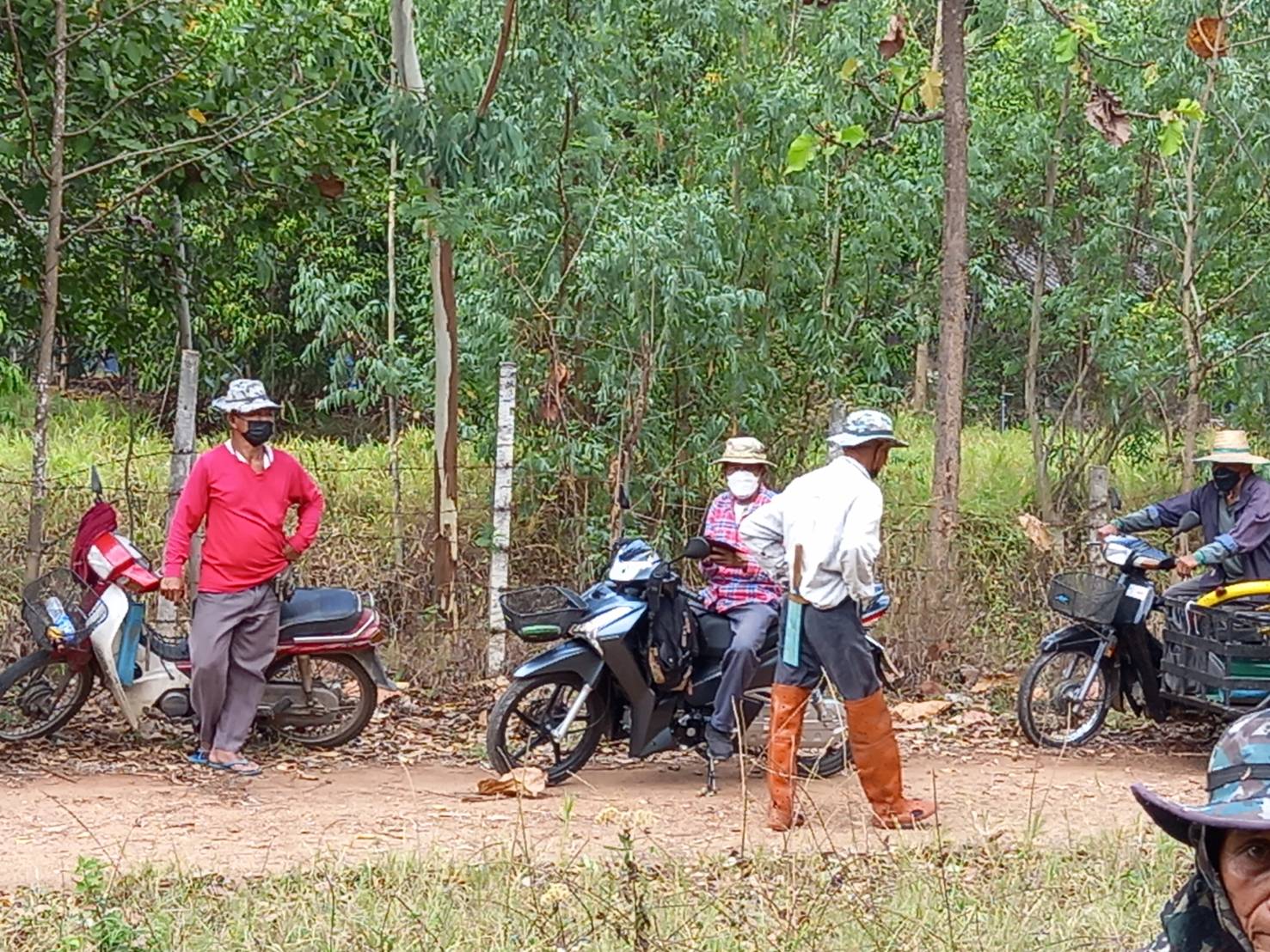 กำนัน ผญบ.ออกลาดตระเวนไฟป่า เพื่อลดค่า PM 2.5 ในพื้นที่รับผิดชอบอย่าง ...