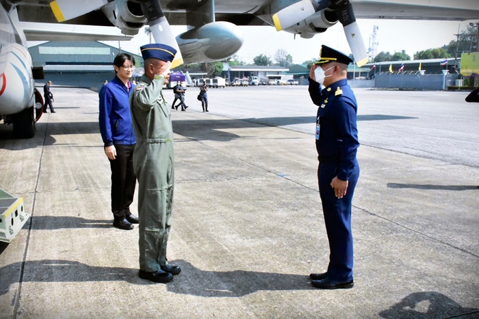 ผู้บังคับการกองบิน 41 ให้การต้อนรับผู้บัญชาการกองบัญชาการฯ