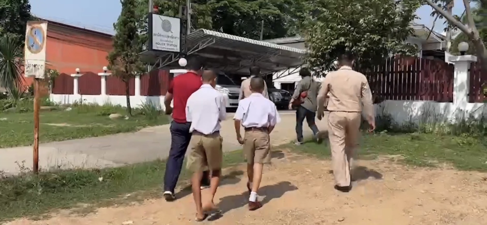 ตร.แจ้งข้อหาครูแข้งโหด เตะนักเรียน “ทารุณกรรมเด็ก-ทำร้ายร่างกาย ...