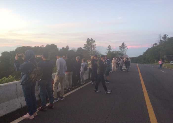 (มีคลิป)ยอดดอยอินทนนท์ 10 องศา บรรยากาศตัวเมืองสุดชิลล์รับลมหนาว