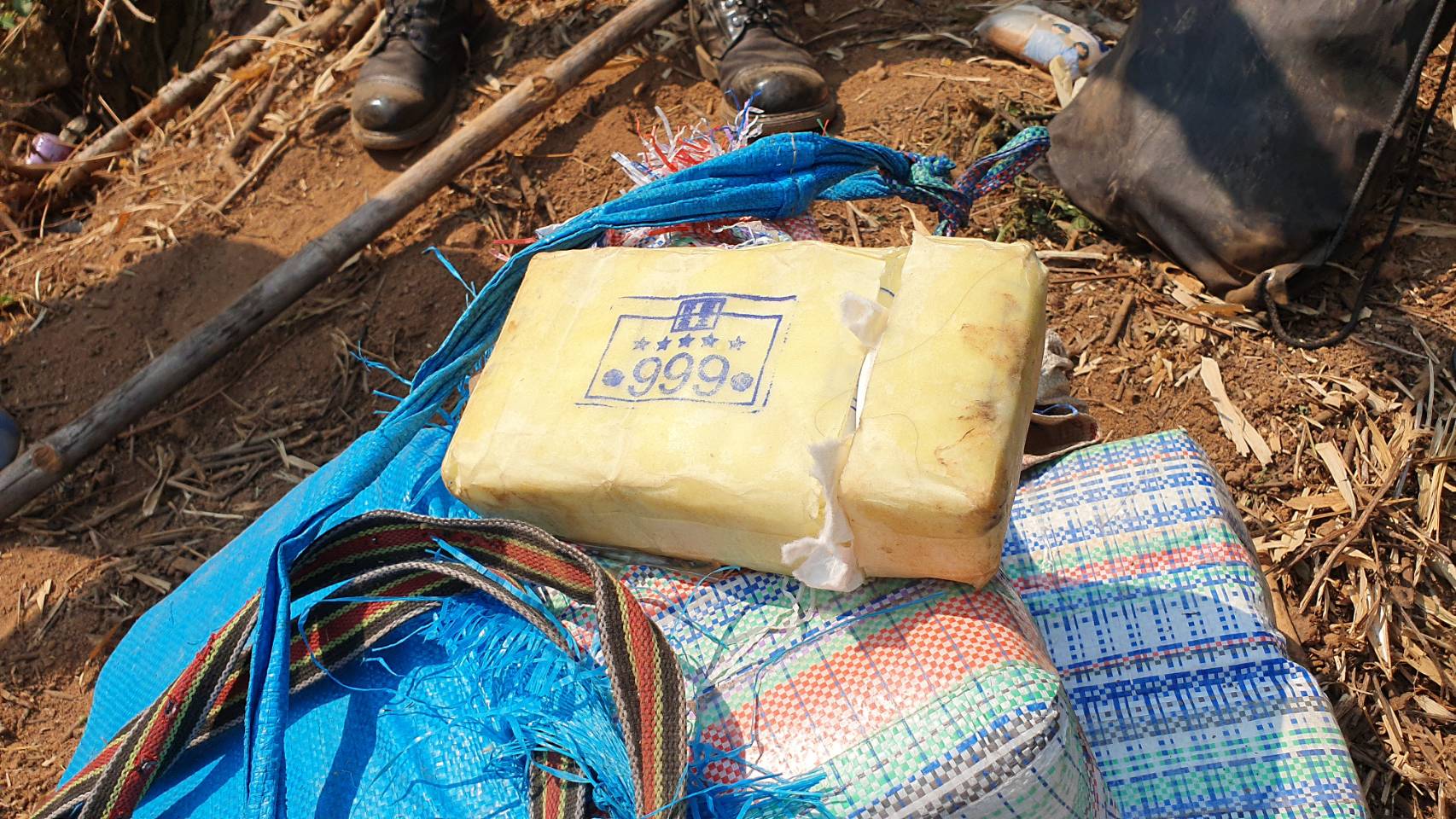 (มีคลิป) ทหารผาเมือง ปะทะ คาราวานยาเสพติดชายแดน ยึดยาบ้า 1.6 ล้านเม็ด