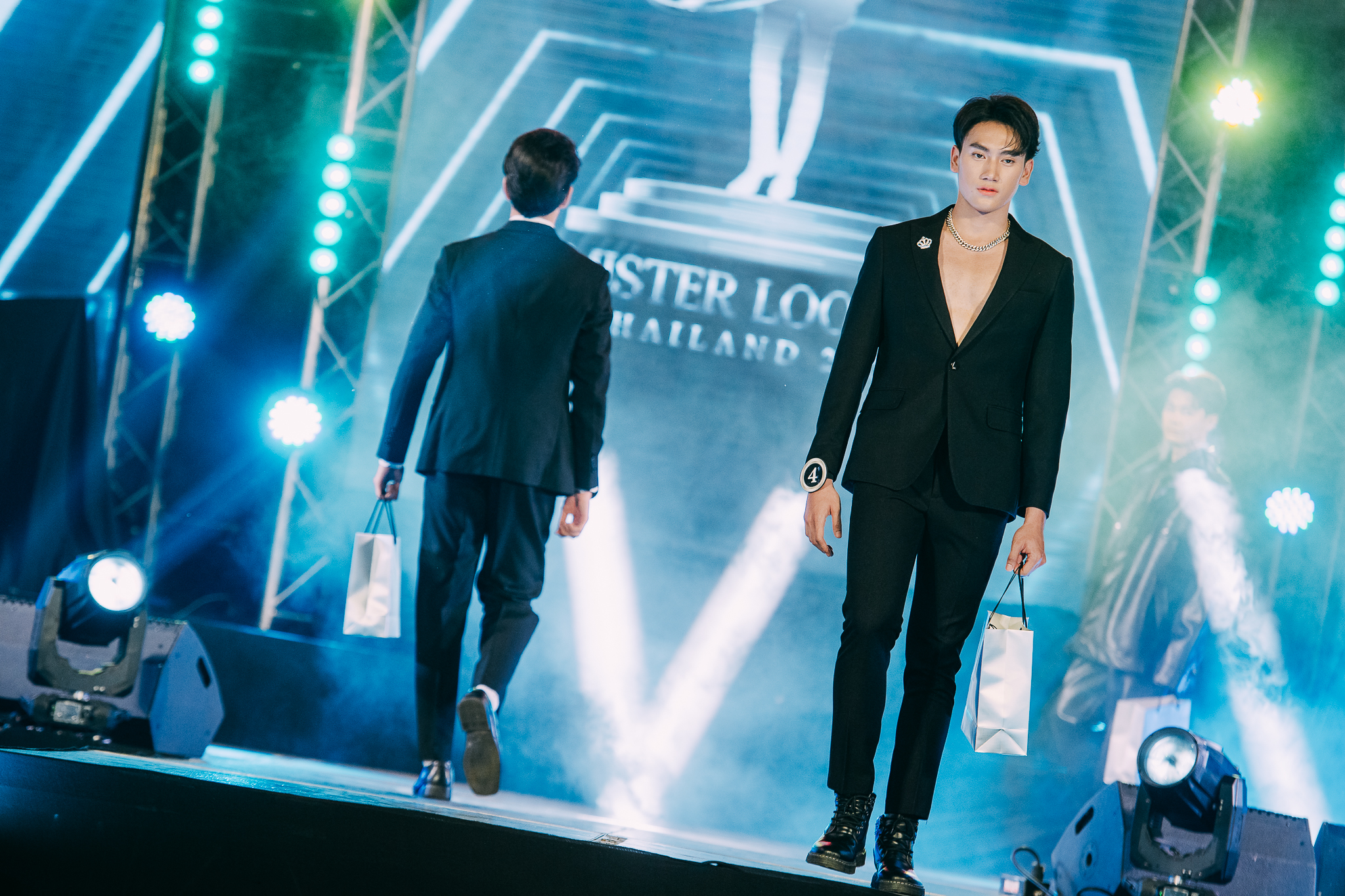 ฉลองยิ่งใหญ่ ครบรอบ 5 ปี Looker Thailand - Chiang Mai News