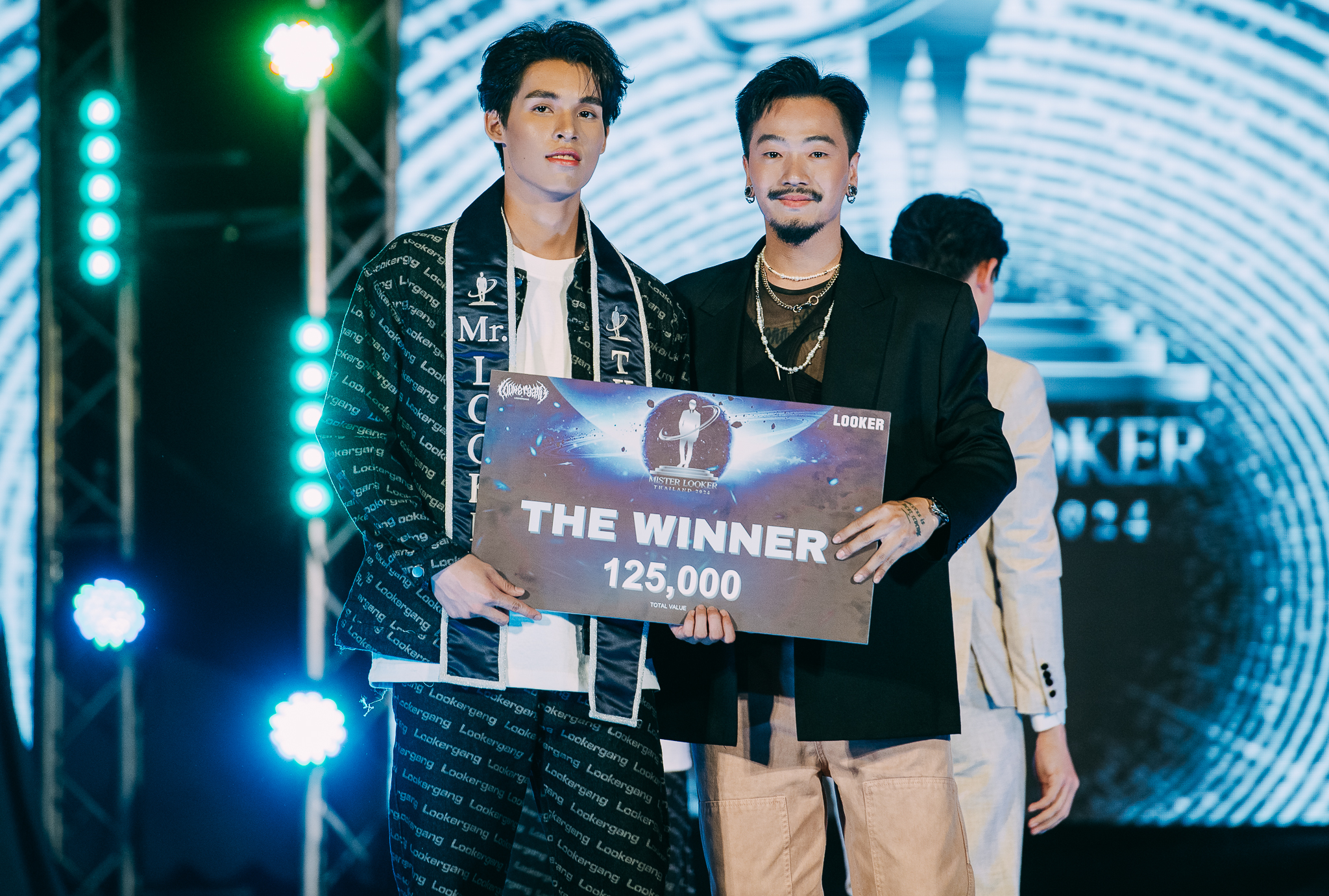 ฉลองยิ่งใหญ่ ครบรอบ 5 ปี Looker Thailand - Chiang Mai News