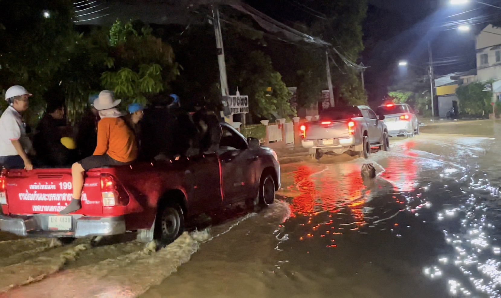 ค่ำนี้น้ำปิงทะลักท่วมแล้วหลายจุด คาดไนท์บาซาร์-ช้างคลานไม่รอดคืนนี้!