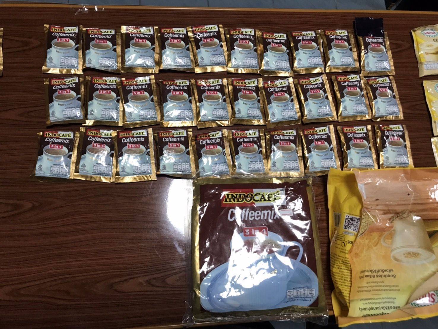 รวบตัวหนุ่มแม่สาย บรรจุยาบ้าในซองกาแฟสำเร็จรูป ส่งพัสดุจากเหนือไปใต้